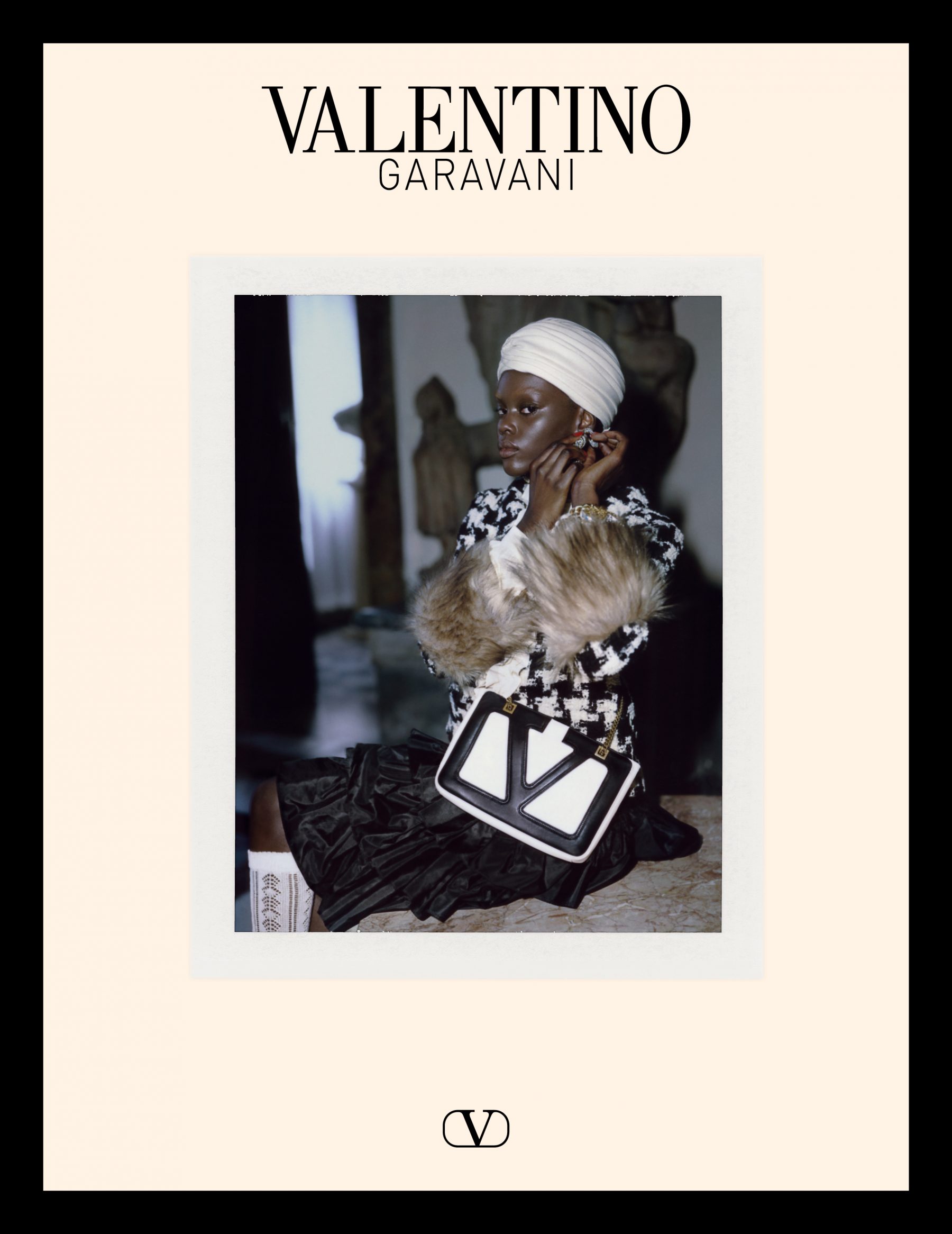 VALENTINO - AVANT LES DÉBUTS - Time International