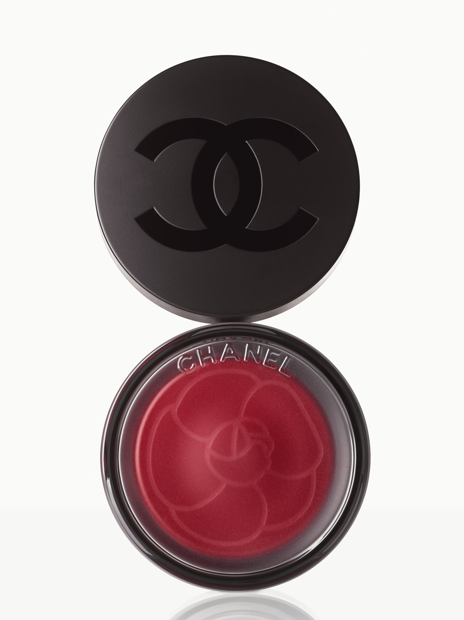 CHANEL Skincare Unveils New N°1 DE CHANEL Product