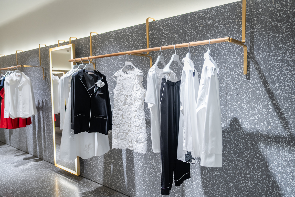 Unveiling the Elegance of the VALENTINO L’École Collection